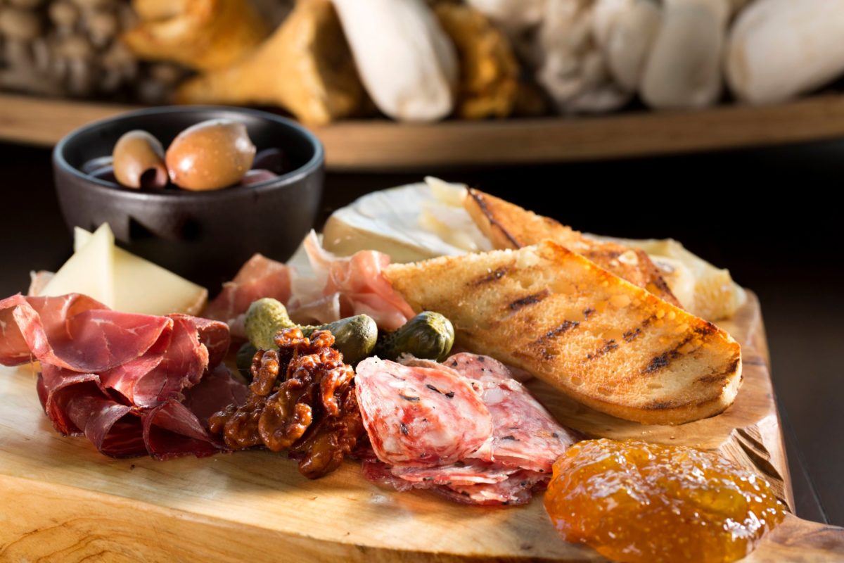 Beach October 2019 Dining Guide - Easy Reader News