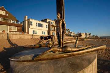 Catalina Classic Commemorative Statue photo contest - $1,000 in prizes