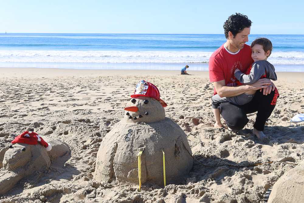 Frosty the Sandman, sand dolphins join Hermosa Beach Holiday Sandman ...