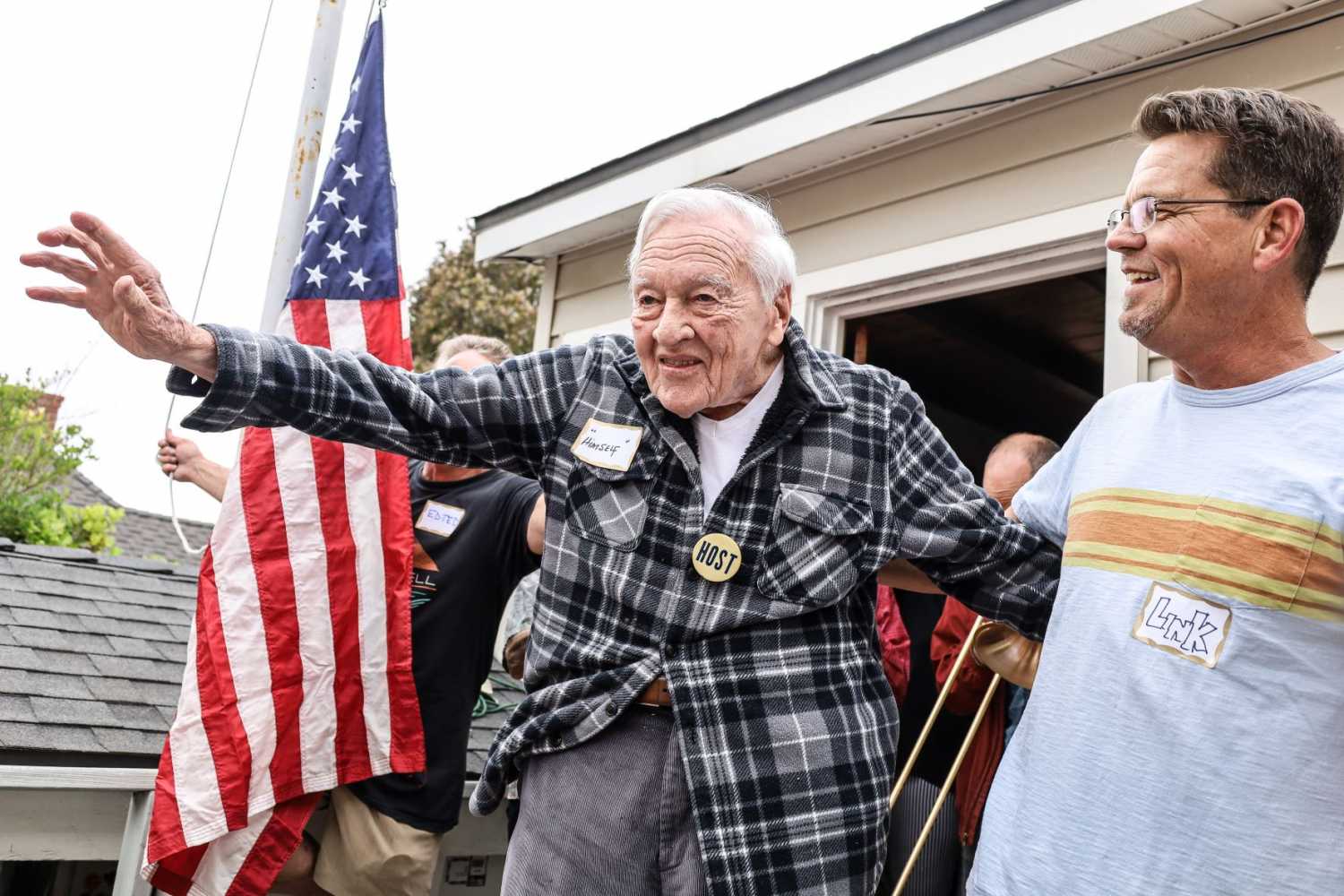 Bob White a Manhattan Beach original celebrates his 95th birthday ...