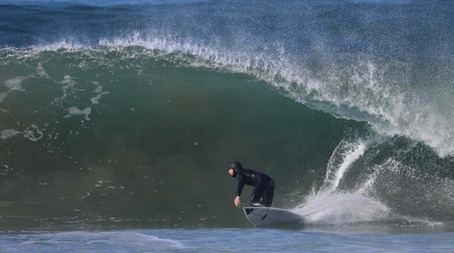 Silva and friends charge 16th Street Hermosa Beach 'slab' waves - Easy ...